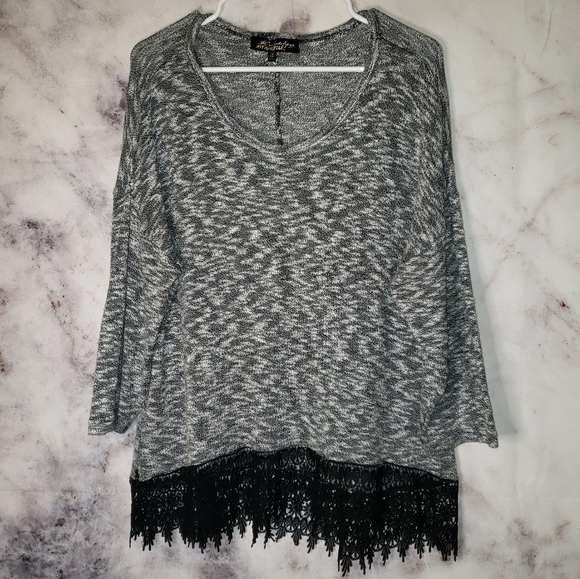 Absolutely Famous | Tops | 525 Absolutely Famous Blouse | Poshmark